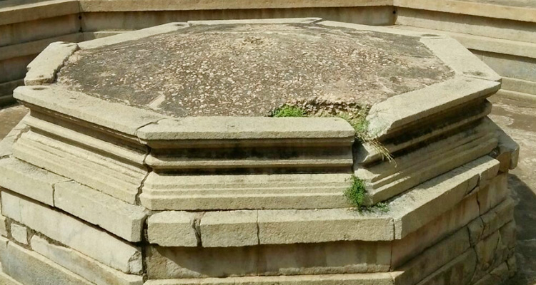 Octagonal Bath Hampi (Timings, History, Entry Fee, Images, Built by & Information) - Hampi Tourism