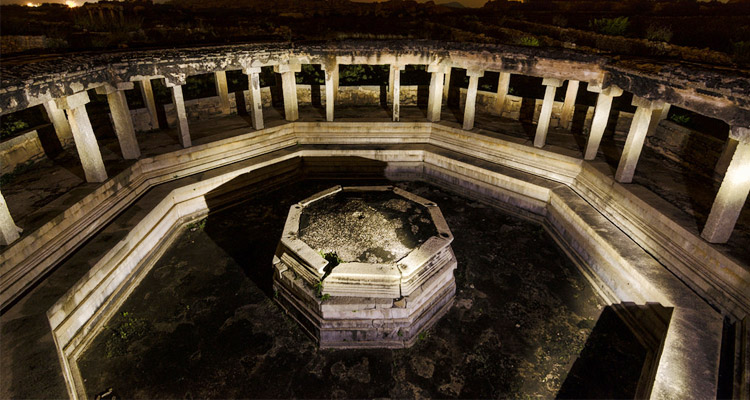 Octagonal Bath Hampi (Timings, History, Entry Fee, Images, Built by & Information) - Hampi Tourism