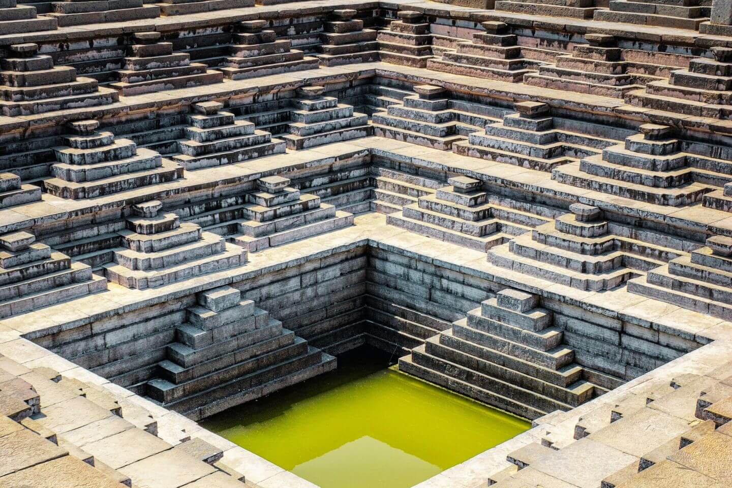 Stepped Tank Hampi (Timings, History, Entry Fee, Images, Built by ...